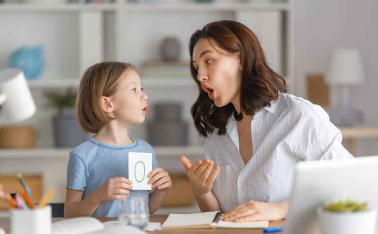 "Descubre el secreto para convertirte en logopeda en tiempo récord"