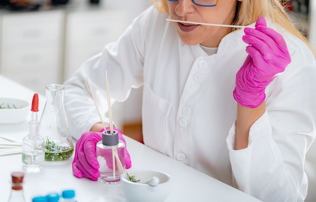 "Descubre el secreto para convertirte en un perfumista profesional en ...